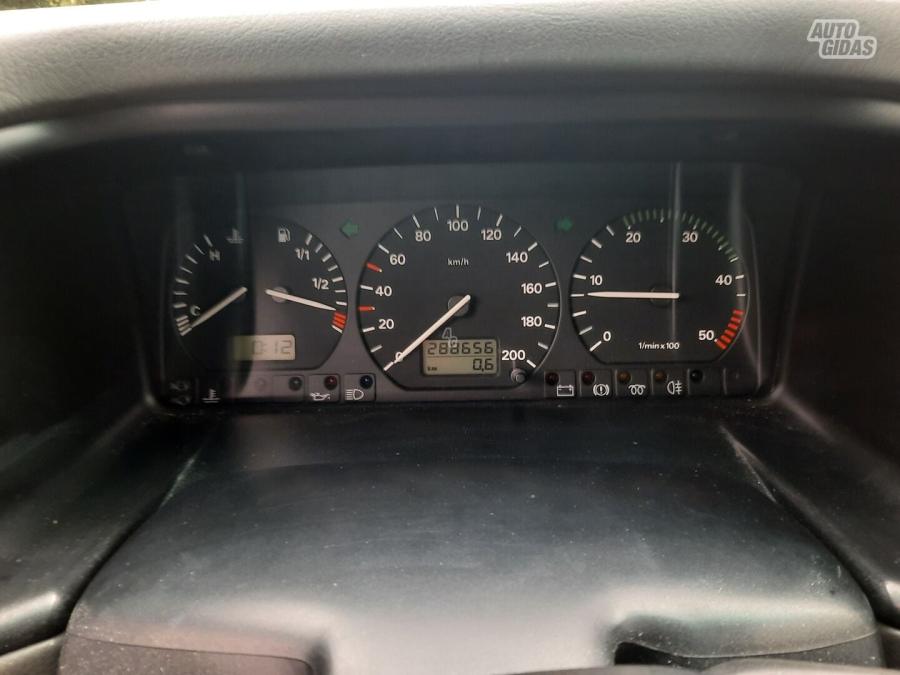 Melns Volkswagen Multivan 1996 Klaipėda, ar dzinēja tilpumu 2.50 L un nobraukumu 289 tūkst. km par 4650 €, foto 23 vietnē AUTOMOTO.COM.LV