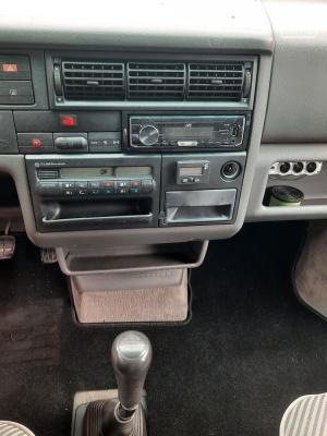 Melns Volkswagen Multivan 1996 Klaipėda, ar dzinēja tilpumu 2.50 L un nobraukumu 289 tūkst. km par 4650 €, foto 24 vietnē AUTOMOTO.COM.LV