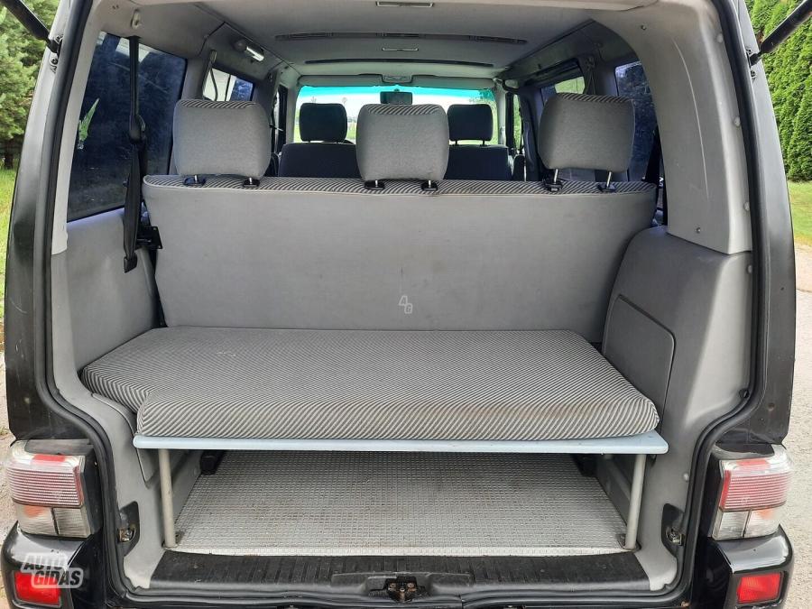 Black Volkswagen Multivan 1996 in Klaipeda, with an engine capacity of 2.50 L and mileage of 289 thousand km for 4200 €, photo 19 on AUTOMOTO.COM.LV