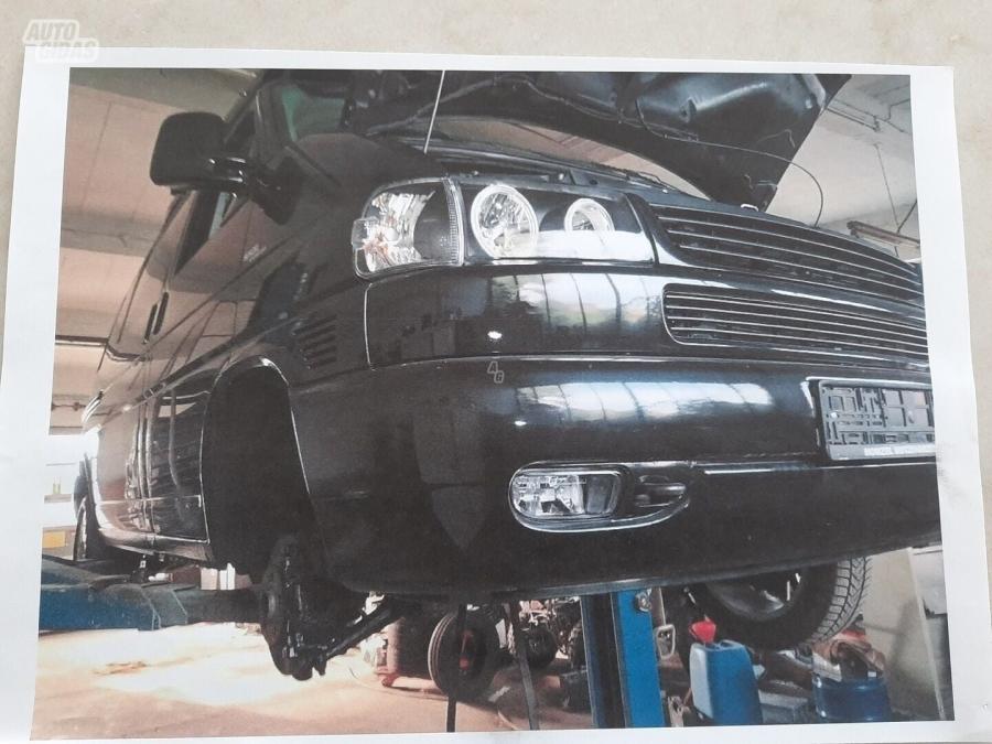 Black Volkswagen Multivan 1996 in Klaipeda, with an engine capacity of 2.50 L and mileage of 289 thousand km for 4200 €, photo 29 on AUTOMOTO.COM.LV