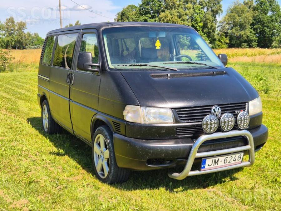 Melns Volkswagen Multivan 1996 Liepāja, ar dzinēja tilpumu 2.50 L un nobraukumu 577 tūkst. km par 3700 €, foto 1 vietnē AUTOMOTO.COM.LV