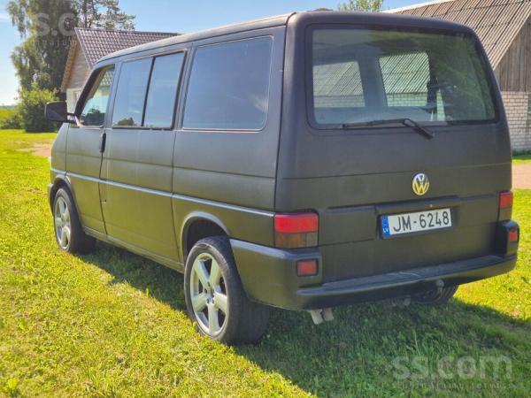 Melns Volkswagen Multivan 1996 Liepāja, ar dzinēja tilpumu 2.50 L un nobraukumu 577 tūkst. km par 3700 €, foto 3 vietnē AUTOMOTO.COM.LV