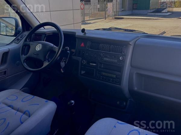 Melns Volkswagen Multivan 1999 Tukums, ar dzinēja tilpumu 2.50 L un nobraukumu 475 tūkst. km par 7200 €, foto 7 vietnē AUTOMOTO.COM.LV