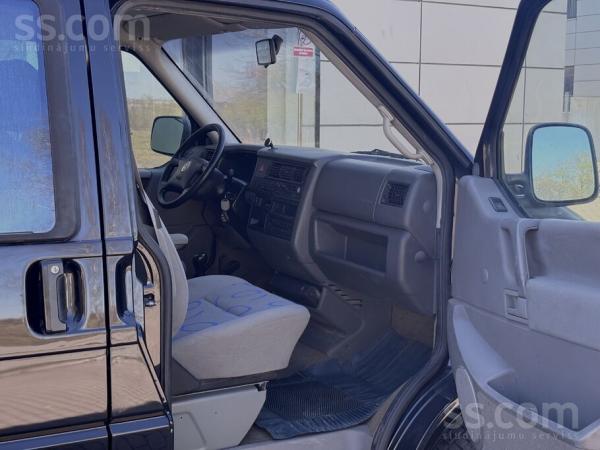Melns Volkswagen Multivan 1999 Tukums, ar dzinēja tilpumu 2.50 L un nobraukumu 475 tūkst. km par 7200 €, foto 8 vietnē AUTOMOTO.COM.LV