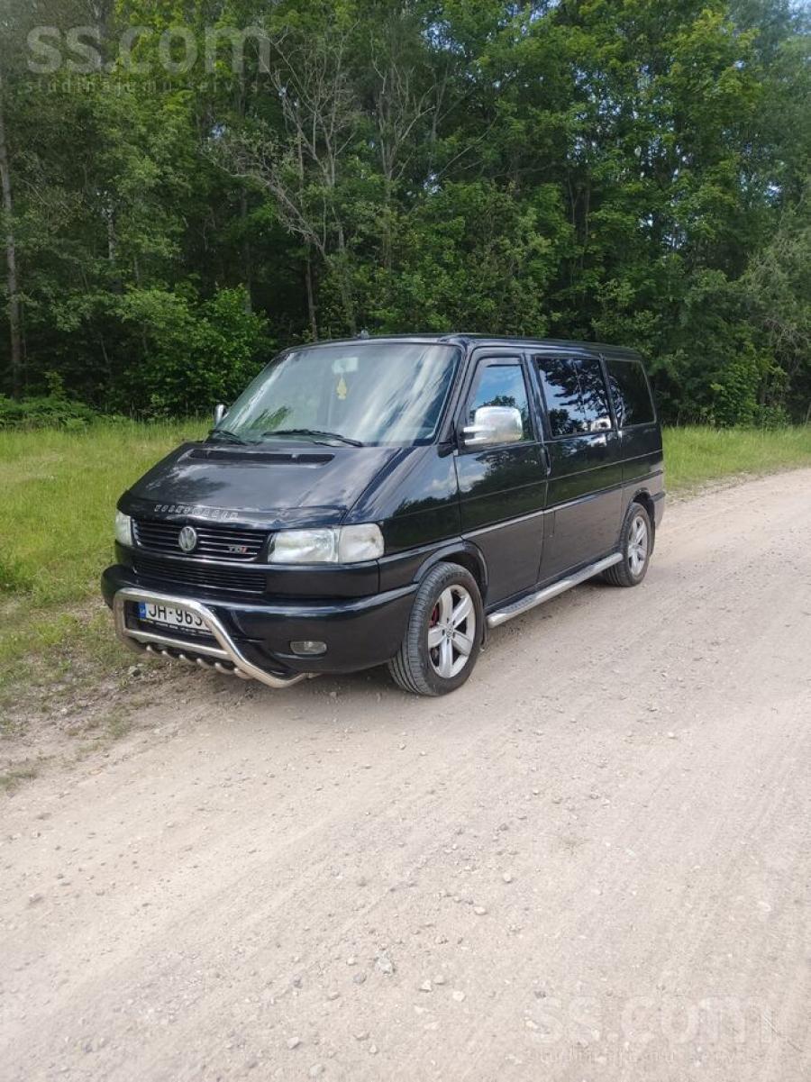 Black Volkswagen Multivan 2002 in Jekabpils, with an engine capacity of 2.50 L and mileage of 310 thousand km for 7500 €, photo 1 on AUTOMOTO.COM.LV
