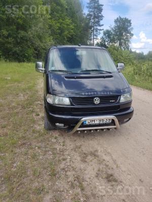 Black Volkswagen Multivan 2002 in Jekabpils, with an engine capacity of 2.50 L and mileage of 310 thousand km for 7500 €, photo 3 on AUTOMOTO.COM.LV