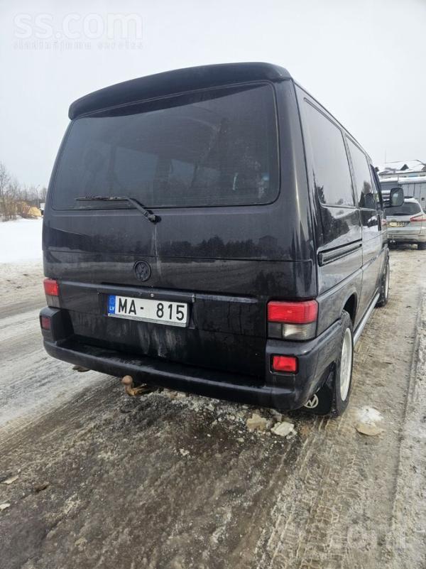 Black Volkswagen Multivan 2002 in Liepaja, with an engine capacity of 2.50 L and mileage of 412 thousand km for 4000 €, photo 2 on AUTOMOTO.COM.LV