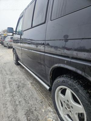 Black Volkswagen Multivan 2002 in Liepaja, with an engine capacity of 2.50 L and mileage of 412 thousand km for 4000 €, photo 4 on AUTOMOTO.COM.LV