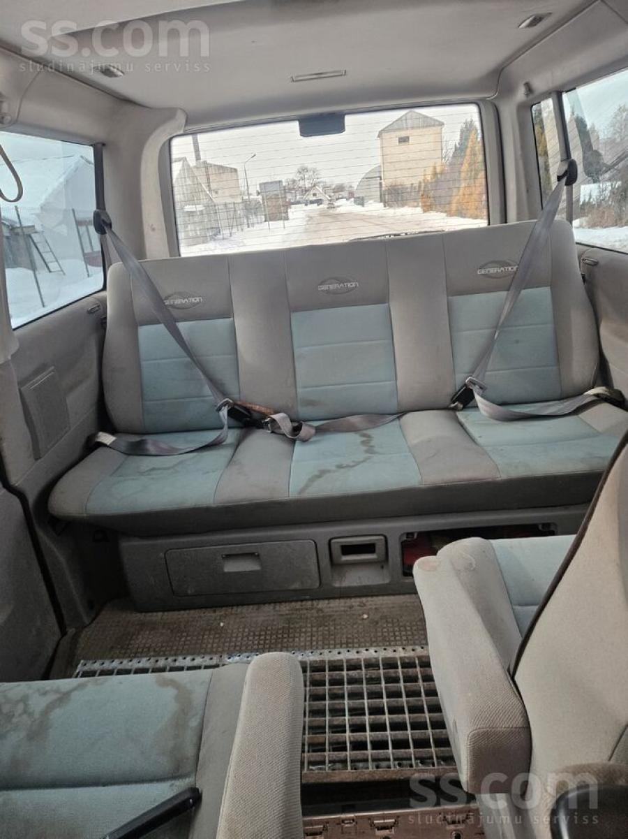 Black Volkswagen Multivan 2002 in Liepaja, with an engine capacity of 2.50 L and mileage of 412 thousand km for 4000 €, photo 5 on AUTOMOTO.COM.LV