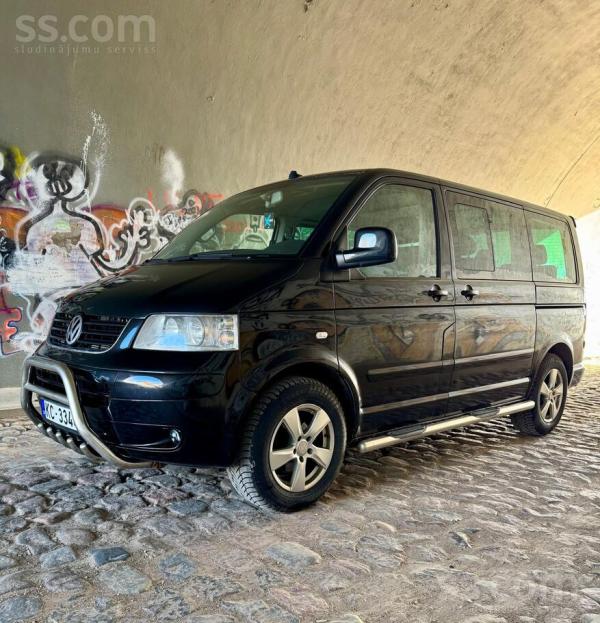 Melns Volkswagen Multivan 2003 Jēkabpils, ar dzinēja tilpumu 2.50 L un nobraukumu 408 tūkst. km par 7299 €, foto 1 vietnē AUTOMOTO.COM.LV