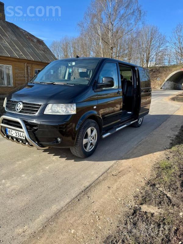 Melns Volkswagen Multivan 2003 Jēkabpils, ar dzinēja tilpumu 2.50 L un nobraukumu 408 tūkst. km par 7299 €, foto 4 vietnē AUTOMOTO.COM.LV