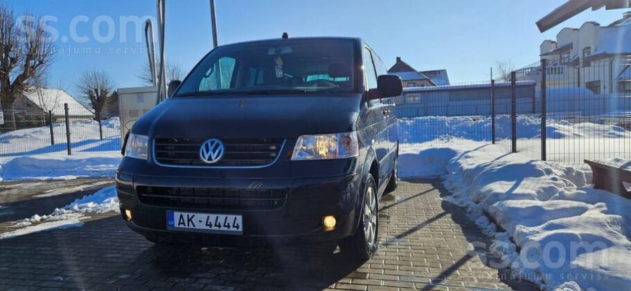 Black Volkswagen Multivan 2003 in Jelgava, with an engine capacity of 2.50 L and mileage of 456 thousand km for 5300 €, photo 1 on AUTOMOTO.COM.LV