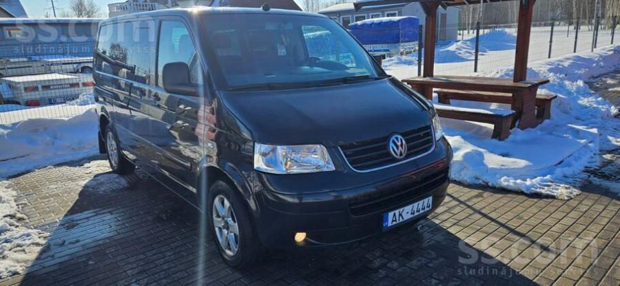Black Volkswagen Multivan 2003 in Jelgava, with an engine capacity of 2.50 L and mileage of 456 thousand km for 5300 €, photo 3 on AUTOMOTO.COM.LV