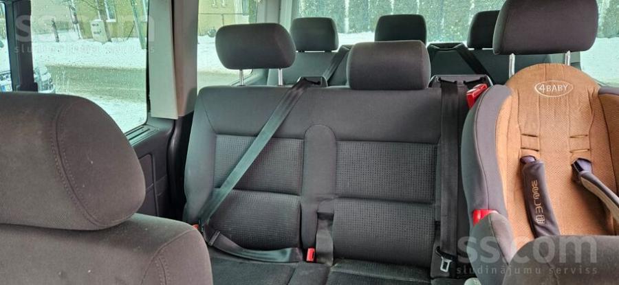 Black Volkswagen Multivan 2003 in Jelgava, with an engine capacity of 2.50 L and mileage of 456 thousand km for 5300 €, photo 7 on AUTOMOTO.COM.LV
