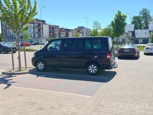 Melns Volkswagen Multivan 2004 Rīga, ar dzinēja tilpumu 2.50 L un nobraukumu 271 tūkst. km par 5000 €, foto 4 vietnē AUTOMOTO.COM.LV