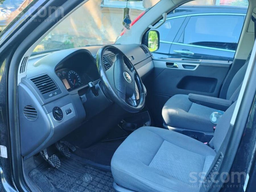 Melns Volkswagen Multivan 2004 Rīga, ar dzinēja tilpumu 2.50 L un nobraukumu 271 tūkst. km par 5000 €, foto 6 vietnē AUTOMOTO.COM.LV