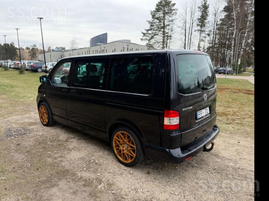 Melns Volkswagen Multivan 2005 Rīga, ar dzinēja tilpumu 2.50 L un nobraukumu 0 tūkst. km par 7999 €, foto 1 vietnē AUTOMOTO.COM.LV