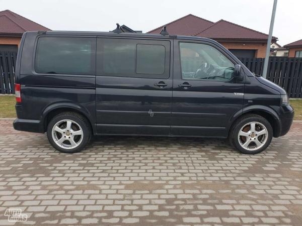 Black Volkswagen Multivan 2005 in Kretinga, with an engine capacity of 2.50 L and mileage of 355 thousand km for 5300 €, photo 4 on AUTOMOTO.COM.LV