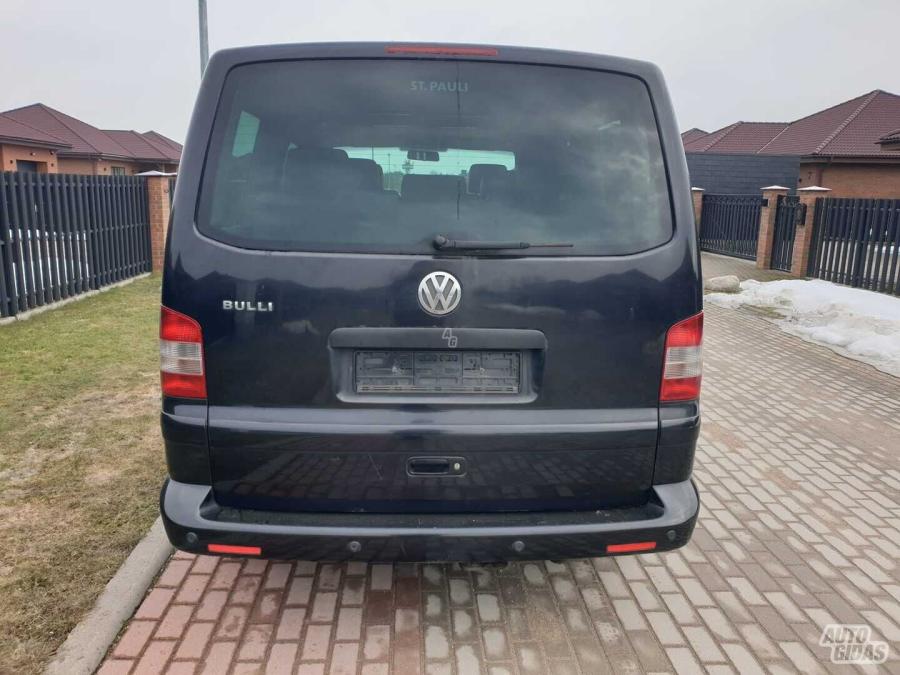Black Volkswagen Multivan 2005 in Kretinga, with an engine capacity of 2.50 L and mileage of 355 thousand km for 5300 €, photo 6 on AUTOMOTO.COM.LV