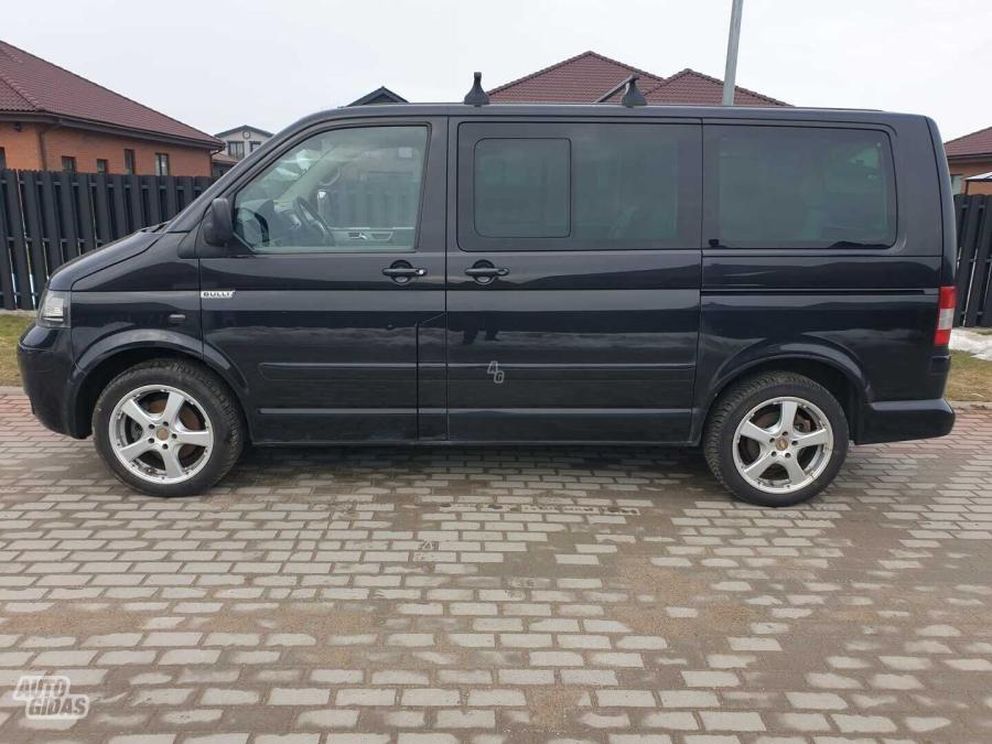 Black Volkswagen Multivan 2005 in Kretinga, with an engine capacity of 2.50 L and mileage of 355 thousand km for 5300 €, photo 8 on AUTOMOTO.COM.LV