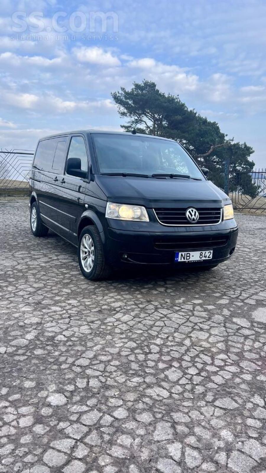 Melns Volkswagen Multivan 2005 Liepāja, ar dzinēja tilpumu 2.50 L un nobraukumu 0 tūkst. km par 8700 €, foto 3 vietnē AUTOMOTO.COM.LV