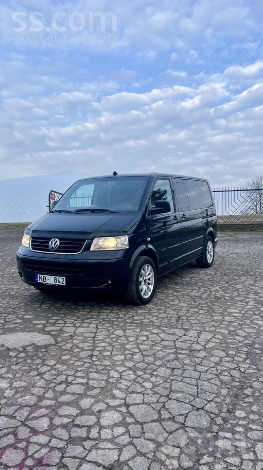 Melns Volkswagen Multivan 2005 Liepāja, ar dzinēja tilpumu 2.50 L un nobraukumu 0 tūkst. km par 8700 €, foto 4 vietnē AUTOMOTO.COM.LV