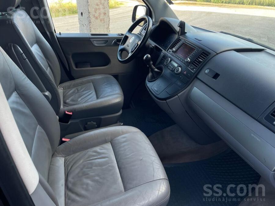 Black Volkswagen Multivan 2005 in Tukums, with an engine capacity of 2.50 L and mileage of 0 thousand km for 8200 €, photo 6 on AUTOMOTO.COM.LV