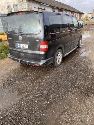 Melns Volkswagen Multivan 2005 Daugavpils, ar dzinēja tilpumu 2.50 L un nobraukumu 275 tūkst. km par 5200 €, foto 3 vietnē AUTOMOTO.COM.LV