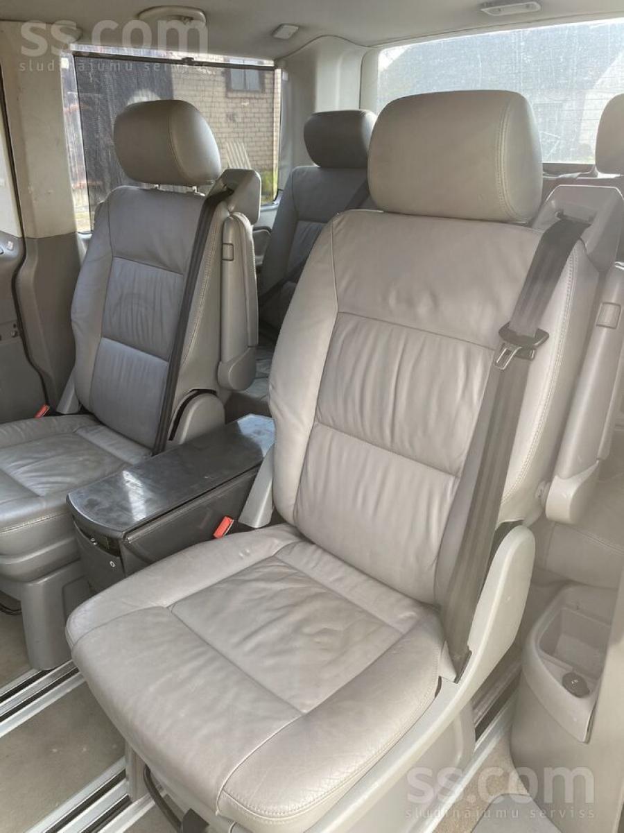 Melns Volkswagen Multivan 2005 Daugavpils, ar dzinēja tilpumu 2.50 L un nobraukumu 275 tūkst. km par 5200 €, foto 5 vietnē AUTOMOTO.COM.LV