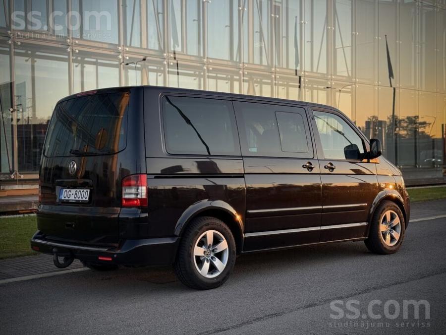 Black Volkswagen Multivan 2006 in Riga, with an engine capacity of 2.50 L and mileage of 297 thousand km for 5490 €, photo 3 on AUTOMOTO.COM.LV