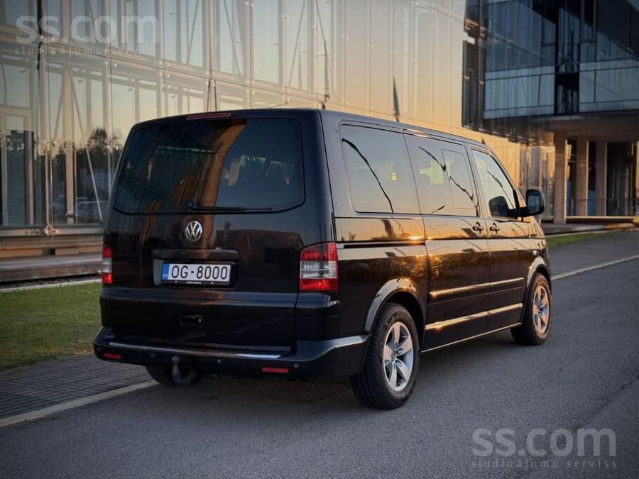 Black Volkswagen Multivan 2006 in Riga, with an engine capacity of 2.50 L and mileage of 297 thousand km for 5490 €, photo 5 on AUTOMOTO.COM.LV