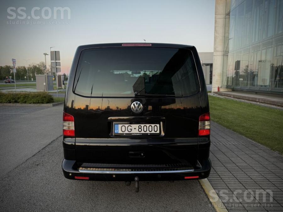 Black Volkswagen Multivan 2006 in Riga, with an engine capacity of 2.50 L and mileage of 297 thousand km for 5490 €, photo 8 on AUTOMOTO.COM.LV