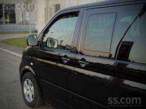 Black Volkswagen Multivan 2006 in Riga, with an engine capacity of 2.50 L and mileage of 297 thousand km for 5490 €, photo 9 on AUTOMOTO.COM.LV