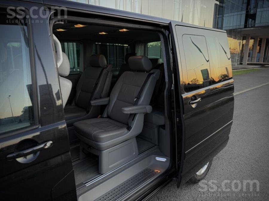 Black Volkswagen Multivan 2006 in Riga, with an engine capacity of 2.50 L and mileage of 297 thousand km for 5490 €, photo 16 on AUTOMOTO.COM.LV