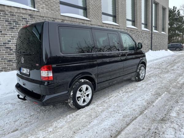 Black Volkswagen Multivan 2006 in Tukums, with an engine capacity of 2.50 L and mileage of 329 thousand km for 8950 €, photo 7 on AUTOMOTO.COM.LV