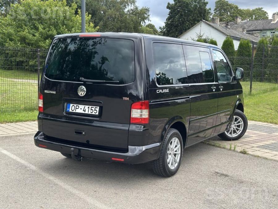 Melns Volkswagen Multivan 2006 Tukums, ar dzinēja tilpumu 2.50 L un nobraukumu 0 tūkst. km par 6990 €, foto 6 vietnē AUTOMOTO.COM.LV