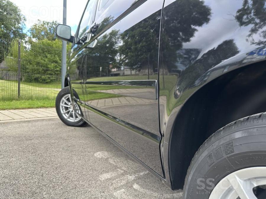 Melns Volkswagen Multivan 2006 Tukums, ar dzinēja tilpumu 2.50 L un nobraukumu 0 tūkst. km par 6990 €, foto 8 vietnē AUTOMOTO.COM.LV