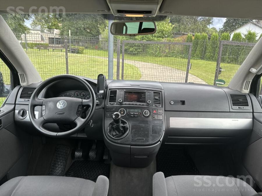 Melns Volkswagen Multivan 2006 Tukums, ar dzinēja tilpumu 2.50 L un nobraukumu 0 tūkst. km par 6990 €, foto 12 vietnē AUTOMOTO.COM.LV