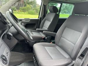 Melns Volkswagen Multivan 2006 Tukums, ar dzinēja tilpumu 2.50 L un nobraukumu 0 tūkst. km par 6990 €, foto 13 vietnē AUTOMOTO.COM.LV