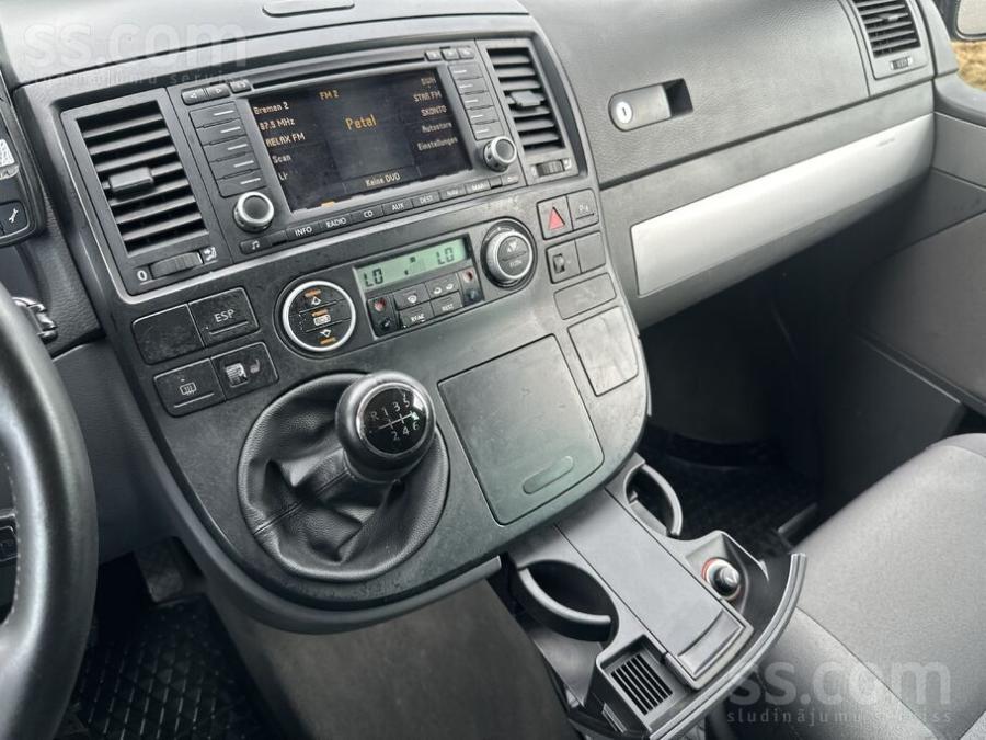 Melns Volkswagen Multivan 2006 Tukums, ar dzinēja tilpumu 2.50 L un nobraukumu 0 tūkst. km par 6990 €, foto 21 vietnē AUTOMOTO.COM.LV
