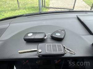 Melns Volkswagen Multivan 2006 Tukums, ar dzinēja tilpumu 2.50 L un nobraukumu 0 tūkst. km par 6990 €, foto 22 vietnē AUTOMOTO.COM.LV