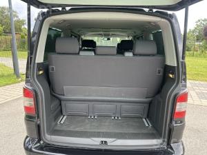 Melns Volkswagen Multivan 2006 Tukums, ar dzinēja tilpumu 2.50 L un nobraukumu 0 tūkst. km par 6990 €, foto 23 vietnē AUTOMOTO.COM.LV