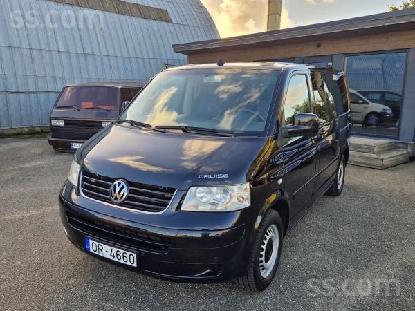Black Volkswagen Multivan 2006 in Valmiera, with an engine capacity of 2.50 L and mileage of 358 thousand km for 8500 €, photo 1 on AUTOMOTO.COM.LV