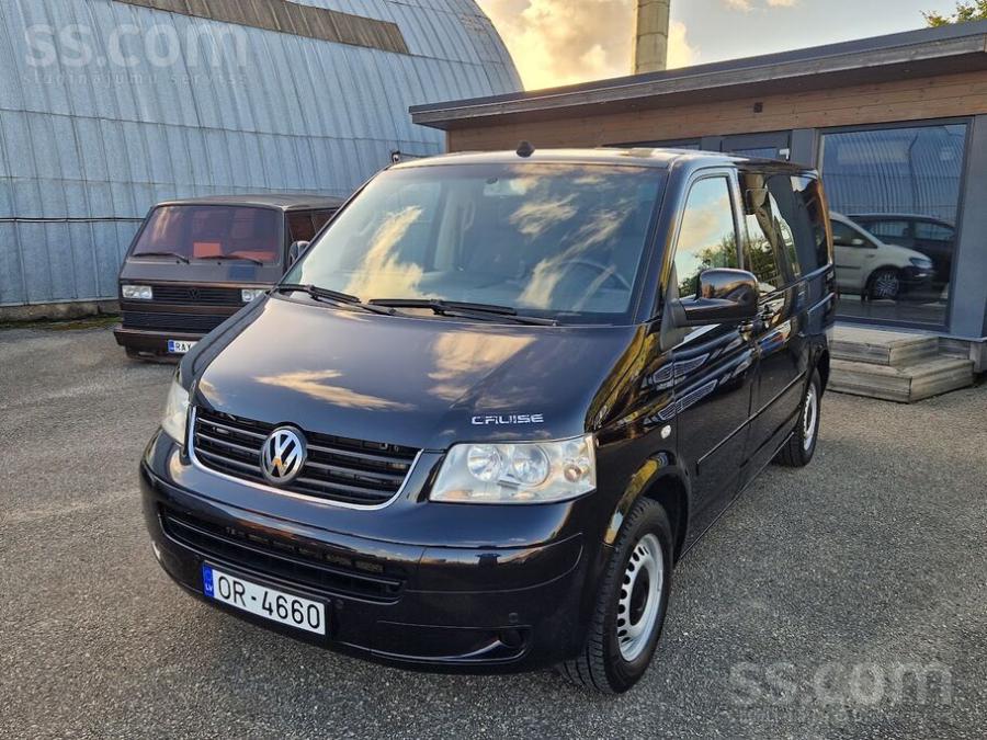 Black Volkswagen Multivan 2006 in Valmiera, with an engine capacity of 2.50 L and mileage of 358 thousand km for 8500 €, photo 1 on AUTOMOTO.COM.LV