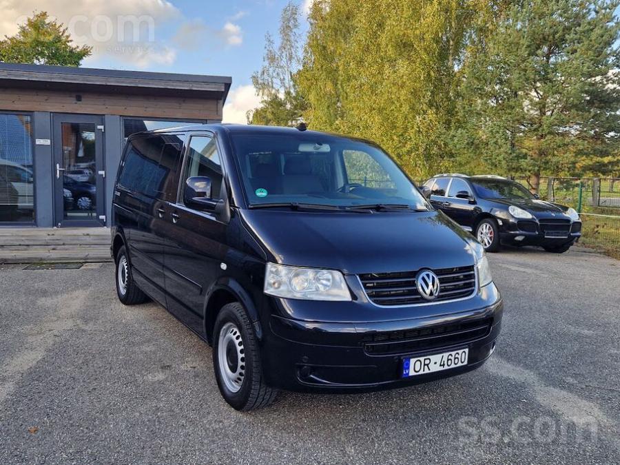 Black Volkswagen Multivan 2006 in Valmiera, with an engine capacity of 2.50 L and mileage of 358 thousand km for 8500 €, photo 3 on AUTOMOTO.COM.LV