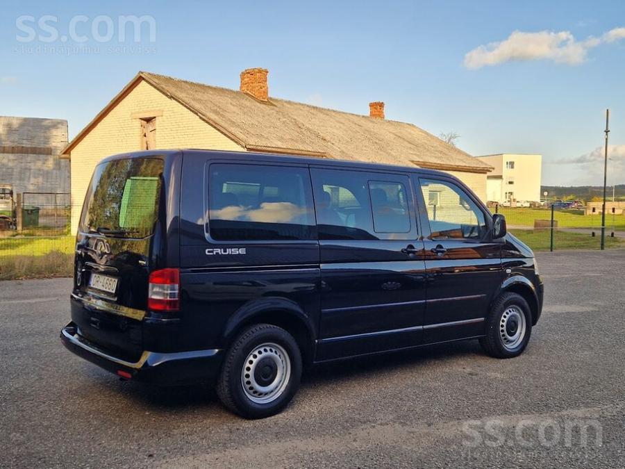 Black Volkswagen Multivan 2006 in Valmiera, with an engine capacity of 2.50 L and mileage of 358 thousand km for 8500 €, photo 7 on AUTOMOTO.COM.LV