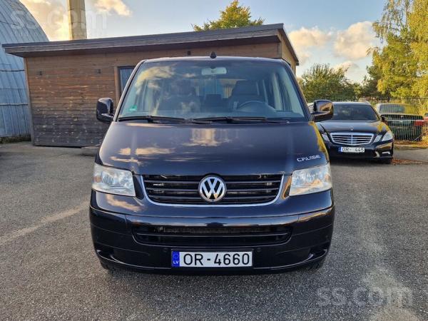 Black Volkswagen Multivan 2006 in Valmiera, with an engine capacity of 2.50 L and mileage of 358 thousand km for 8500 €, photo 8 on AUTOMOTO.COM.LV