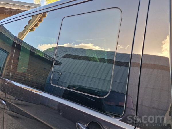 Black Volkswagen Multivan 2006 in Valmiera, with an engine capacity of 2.50 L and mileage of 358 thousand km for 8500 €, photo 11 on AUTOMOTO.COM.LV