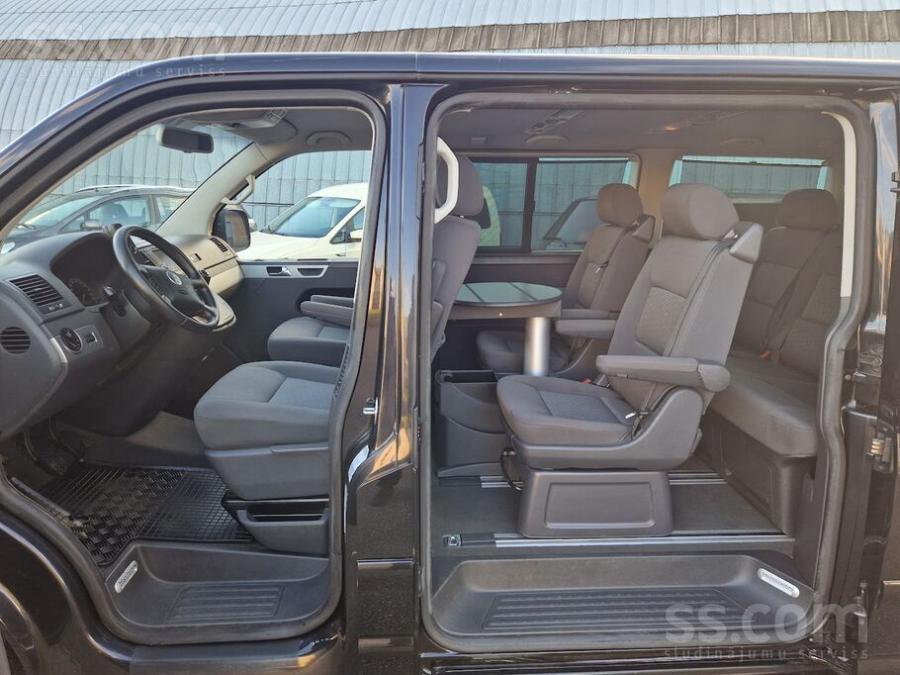 Black Volkswagen Multivan 2006 in Valmiera, with an engine capacity of 2.50 L and mileage of 358 thousand km for 8500 €, photo 15 on AUTOMOTO.COM.LV