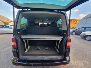 Black Volkswagen Multivan 2006 in Valmiera, with an engine capacity of 2.50 L and mileage of 358 thousand km for 8500 €, photo 19 on AUTOMOTO.COM.LV